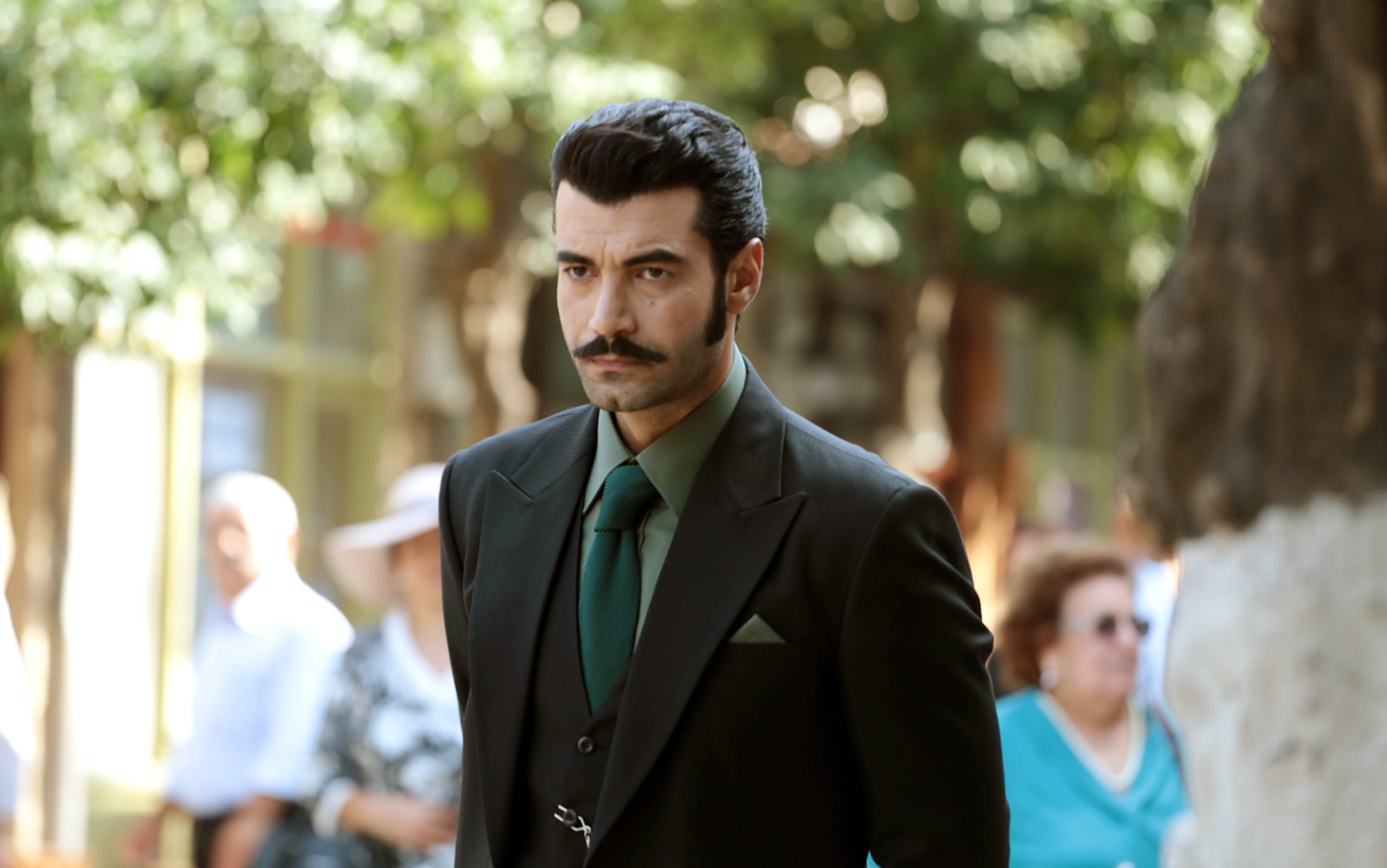 Chi è Murat Ünalmış, da Demir di Terra amara a Gulcemal di La rosa ...