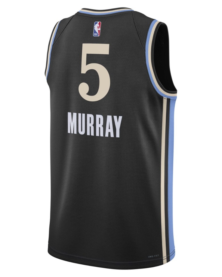 NBA, Che Flores primo arbitro trans non binario della storia | Sky Sport