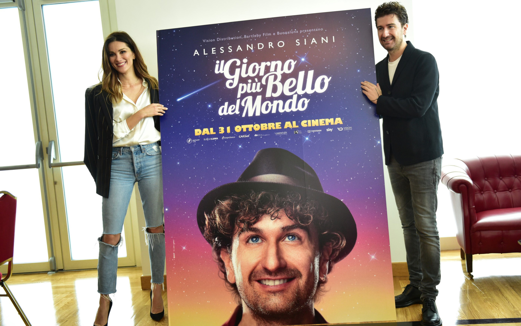 Alessandro Siani compie 50 anni, i suoi film più famosi da attore e ...