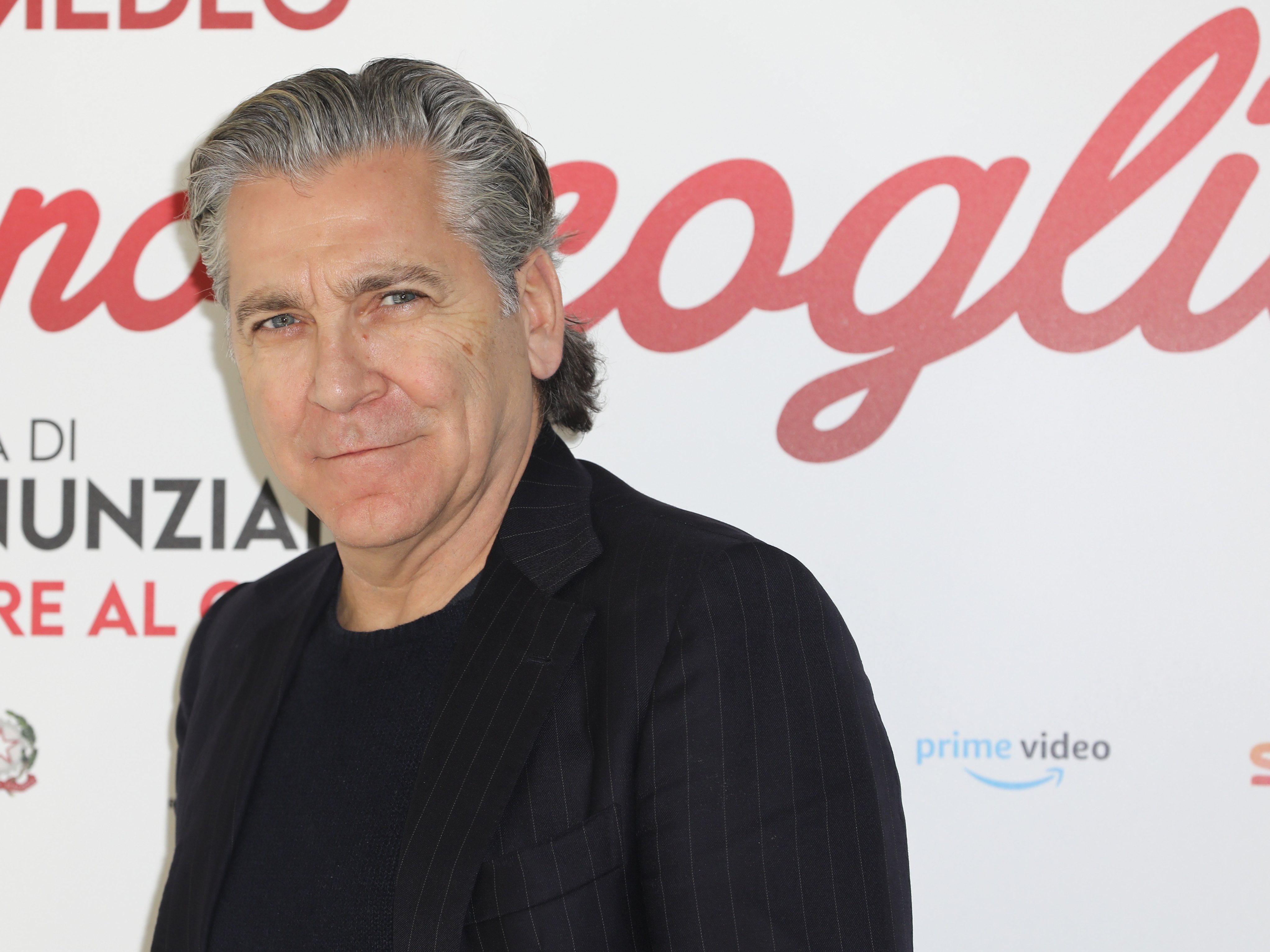 Come può uno scoglio, il film di Pio e Amedeo in sala. Il cast