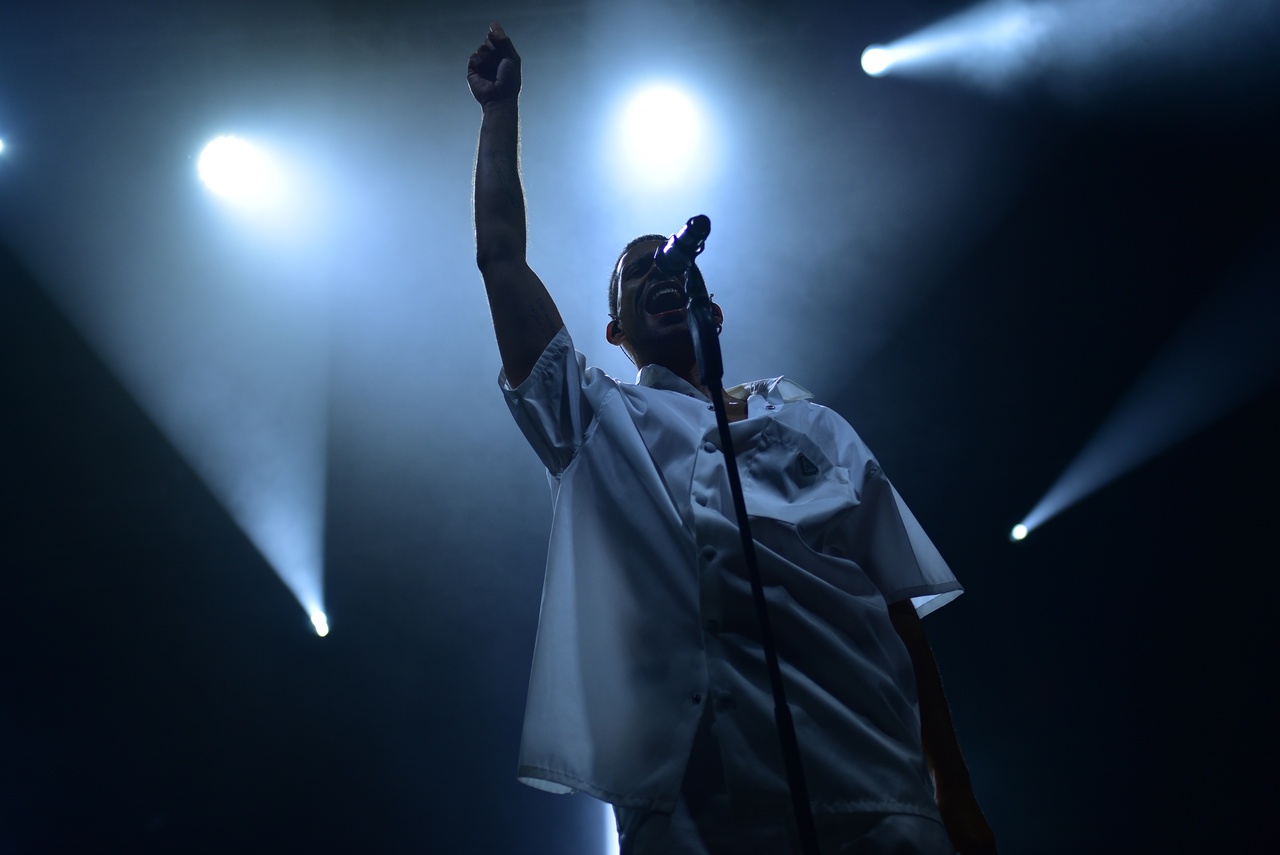 Mahmood, co-conduttore di Sanremo 2025. La sua storia, dalla vittoria a ...