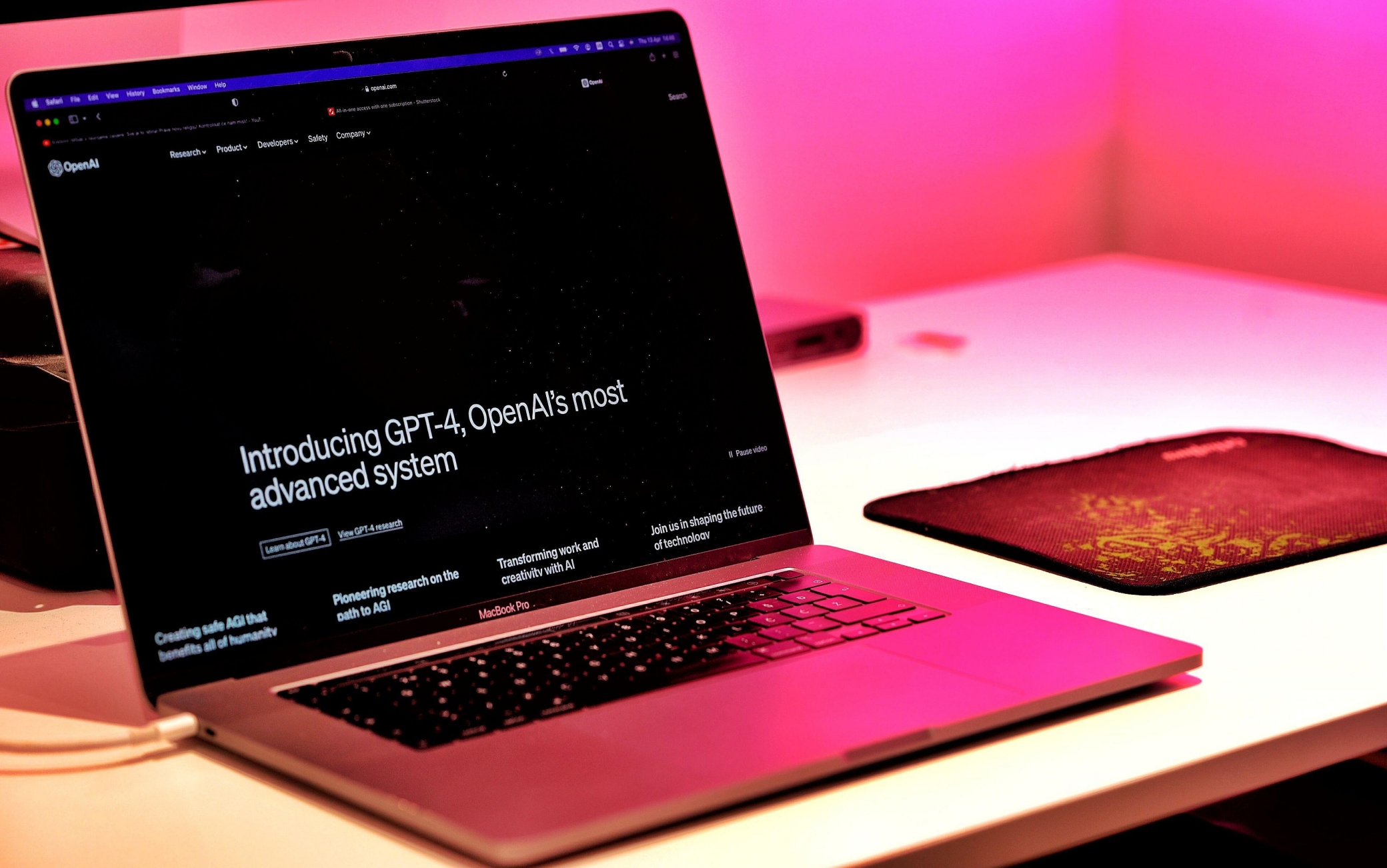 Chat Gpt, raggiunti 1,7 miliardi di utenti. La sua storia e il ruolo di ...