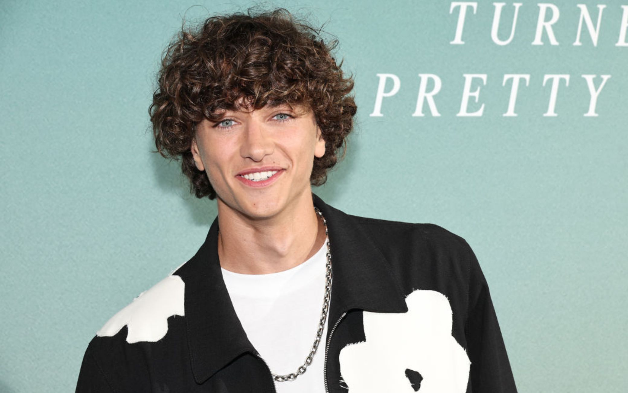 L’estate nei tuoi occhi 2, il cast della serie tv Prime Video