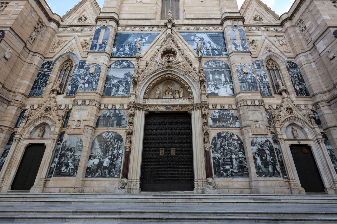 La monumentale opera fotografica dell’artista JR a Napoli | Sky Arte