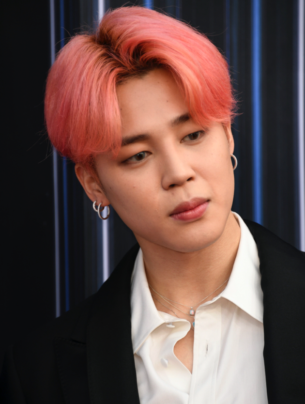 I BTS celebrano 10 anni, come sono cambiati i membri della band. FOTO