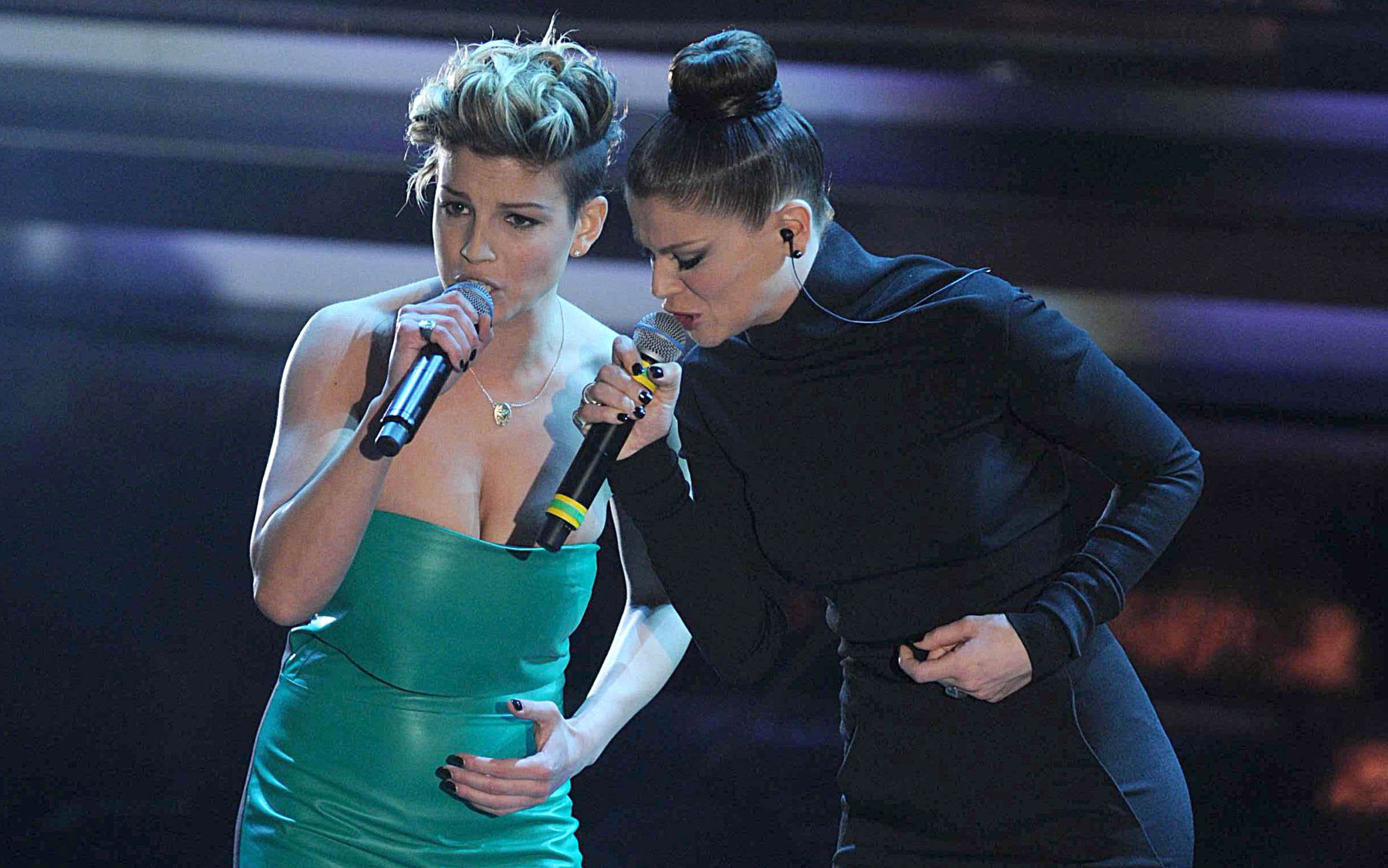 Alessandra Amoroso all’Ariston con il brano Fino a qui: da Amici al Festival di Sanremo. FOTO ...