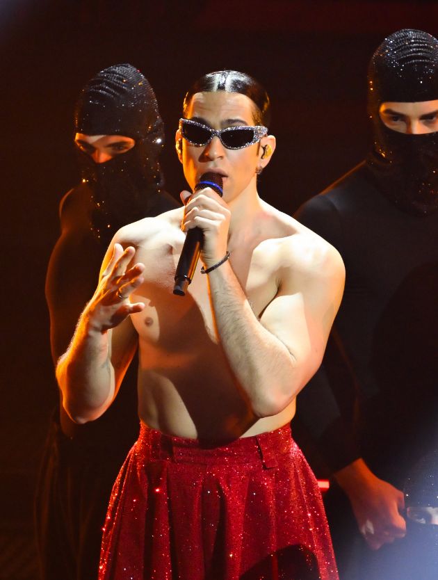 Look Sanremo, tutti i look e i vestiti indossati da Mahmooed e Geppi ...