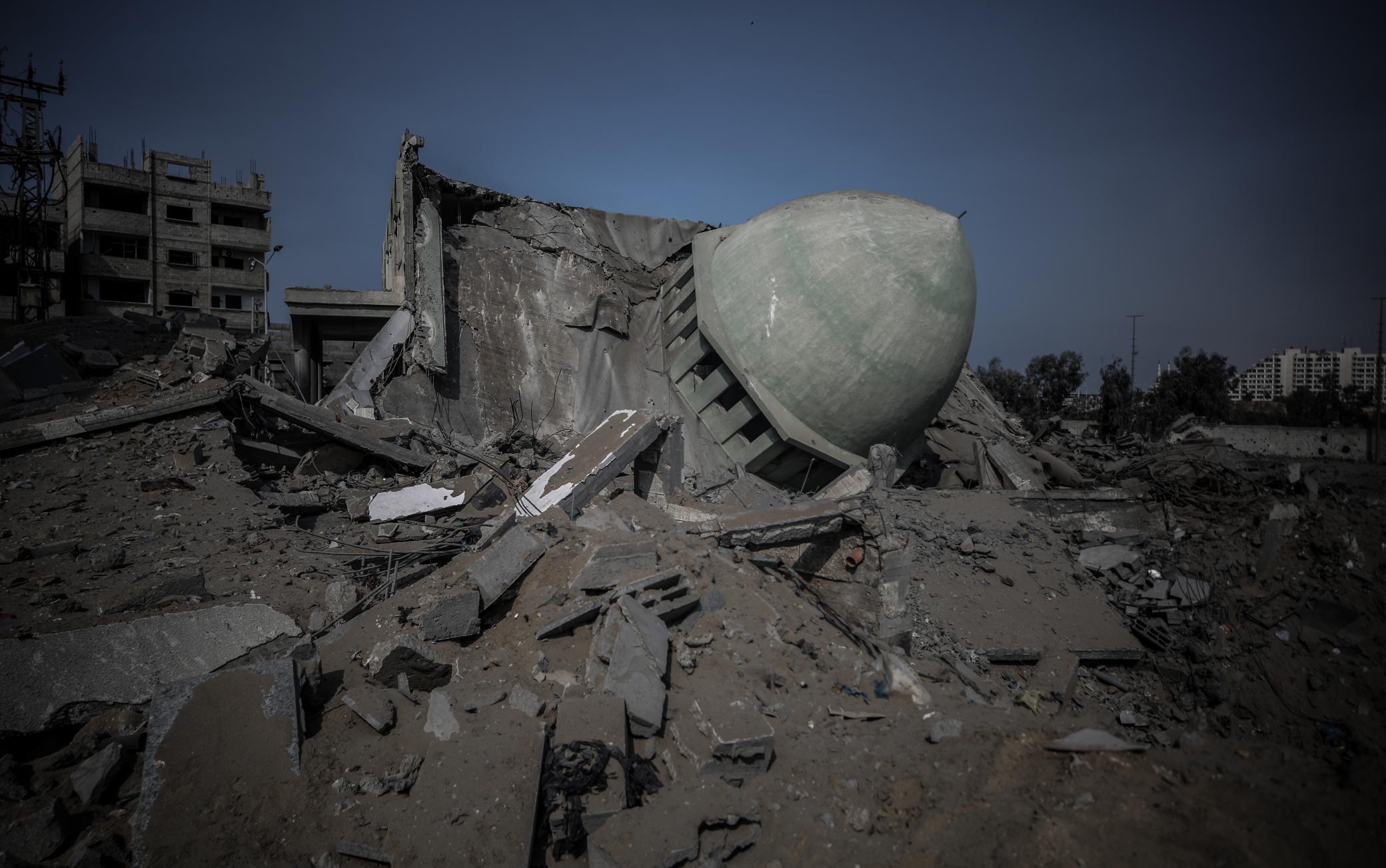 Guerra Israele-Hamas, la distruzione a Gaza tra palazzi crollati e strade devastate. FOTO | Sky TG24