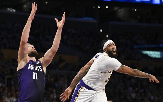NBA, gli scontri diretti tra Anthony Davis e Domantas Sabonis | Sky Sport