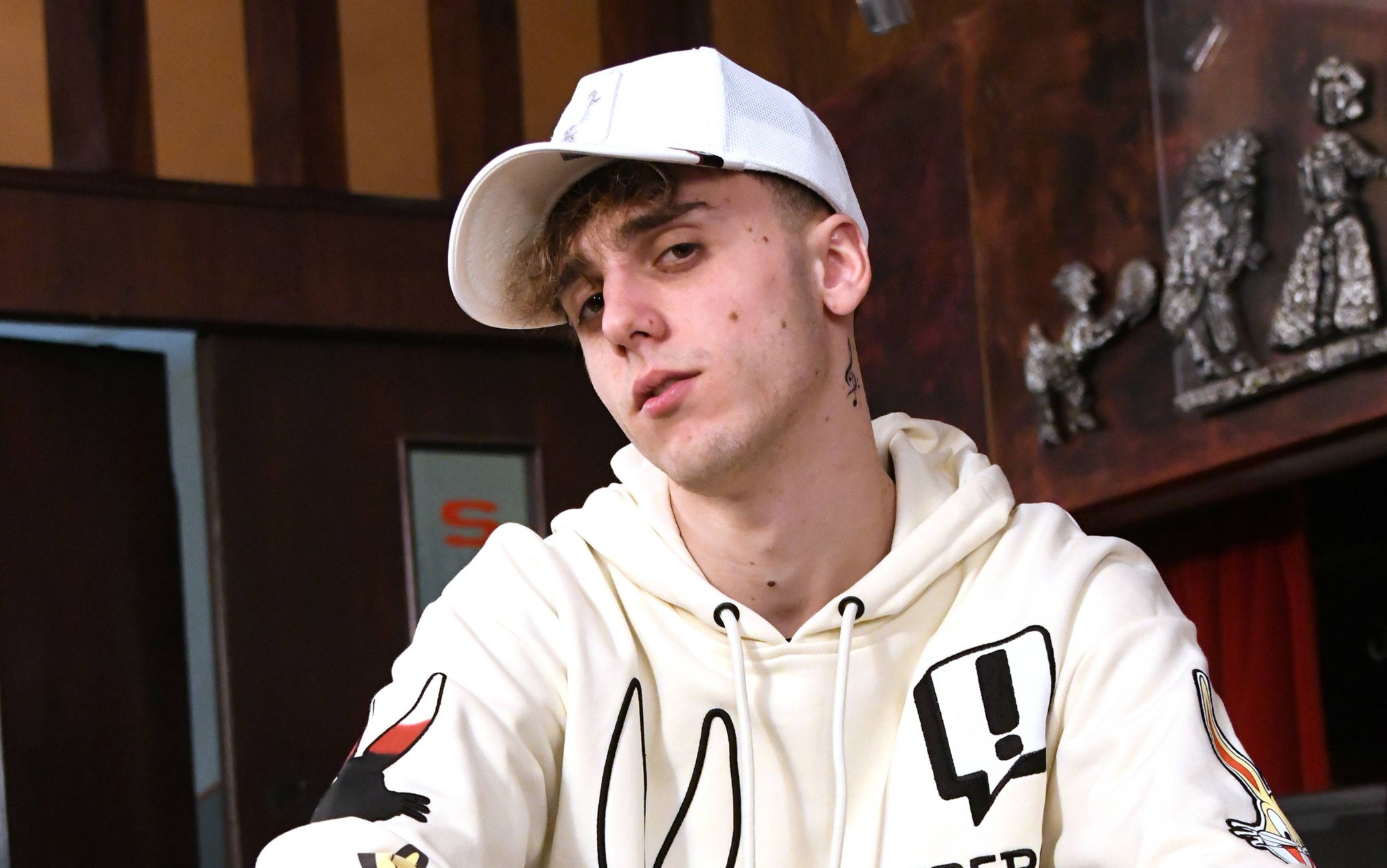 LDA, cancellati tutti i suoi post da Instagram: ecco cosa è successo ...