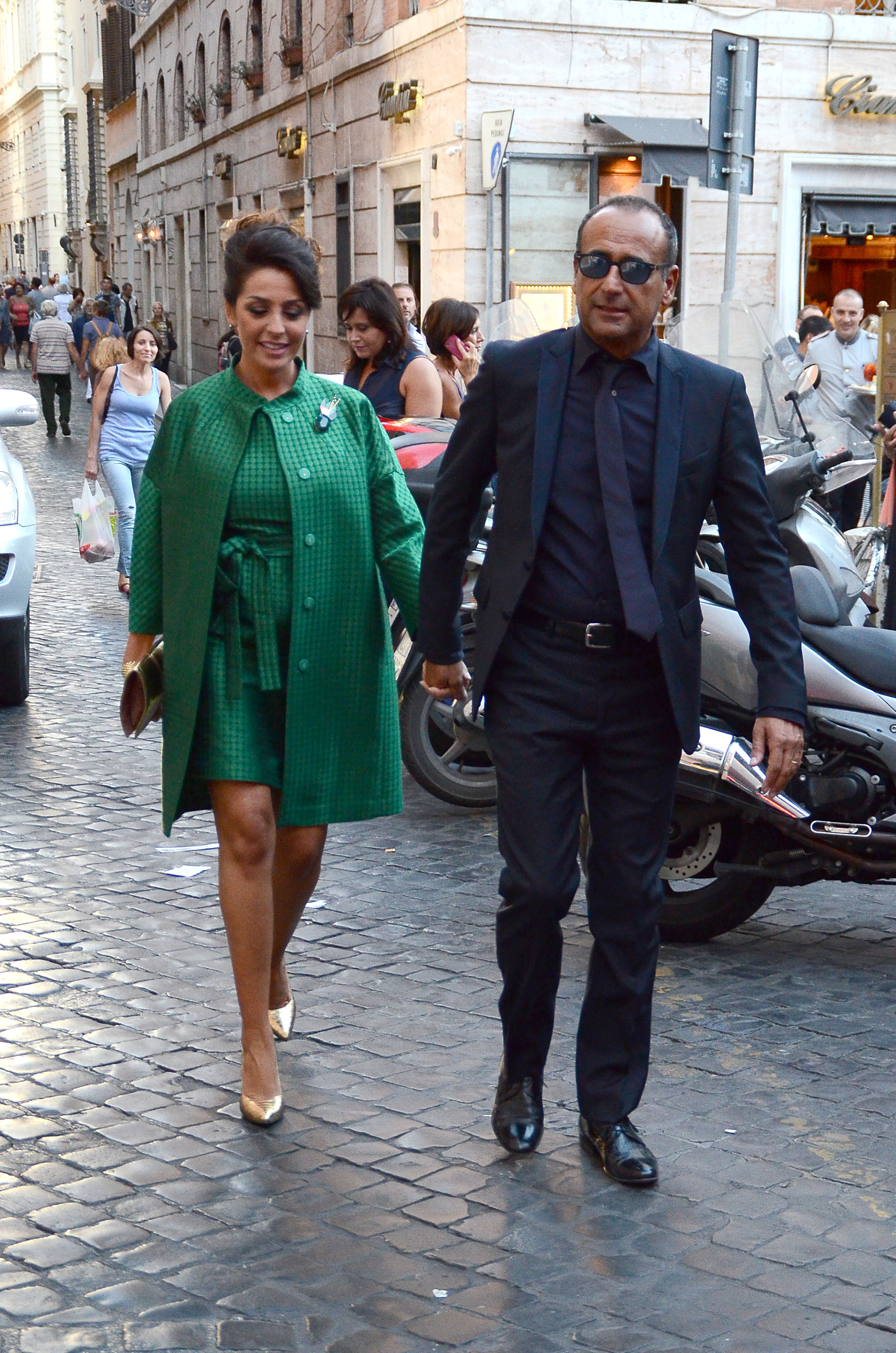 Title SEO: Carlo Conti, chi è la moglie Francesca Vaccaro | Sky TG24