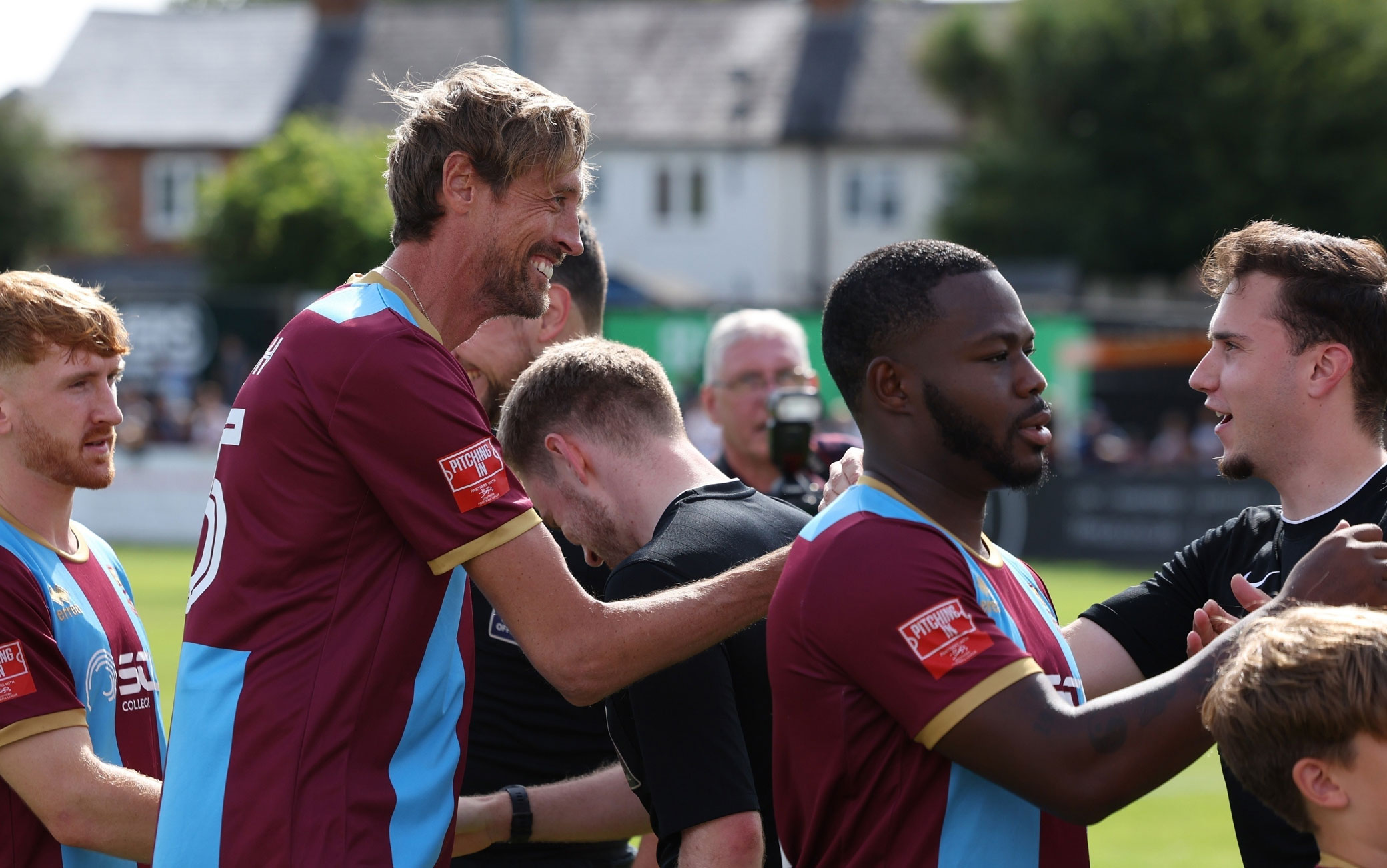 Peter Crouch mascotte del Farnham Town: era arrivato ultimo al ...