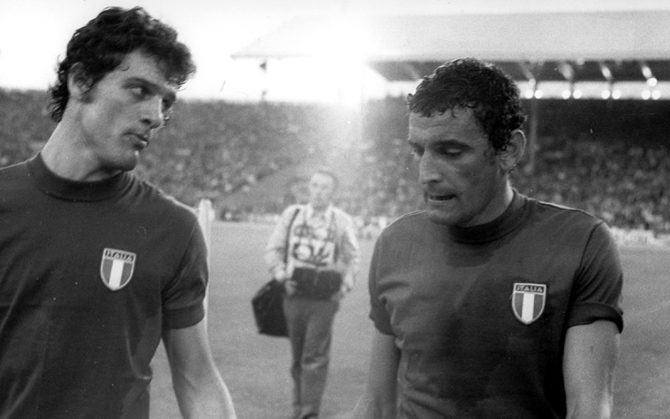 Chi era Gigi Riva, il 'Rombo di tuono' del calcio italiano: la sua ...