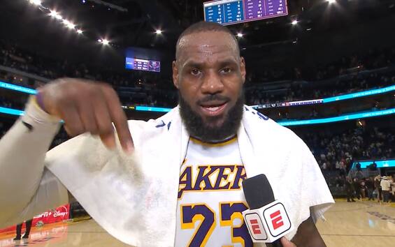 NBA, LeBron festeggia la vittoria e ha un messaggio per la NFL: 'Il ...