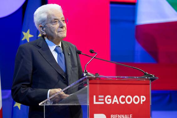 Legacoop, Mattarella a Bologna: 'Solidarietà per vittime alluvione e Toyota' | Sky TG24