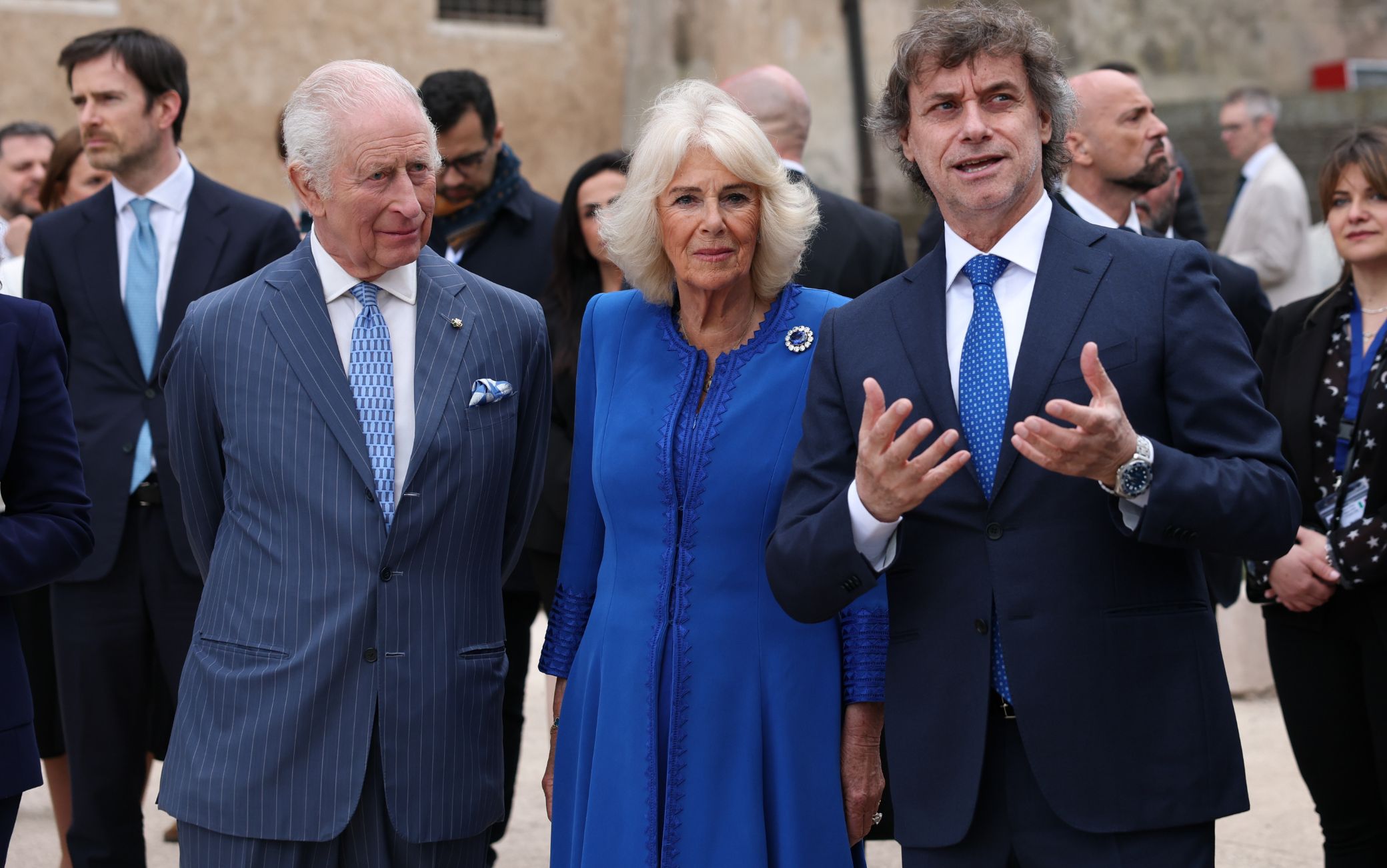 Tutti i look della Regina Camilla in visita in Italia. FOTO | Sky TG24