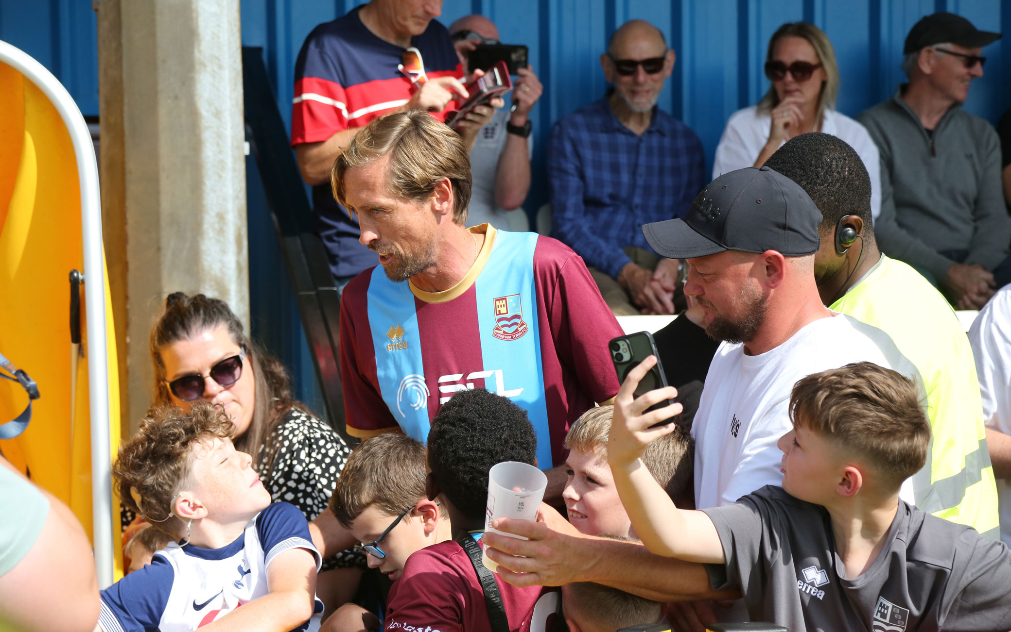 Peter Crouch mascotte del Farnham Town: era arrivato ultimo al ...