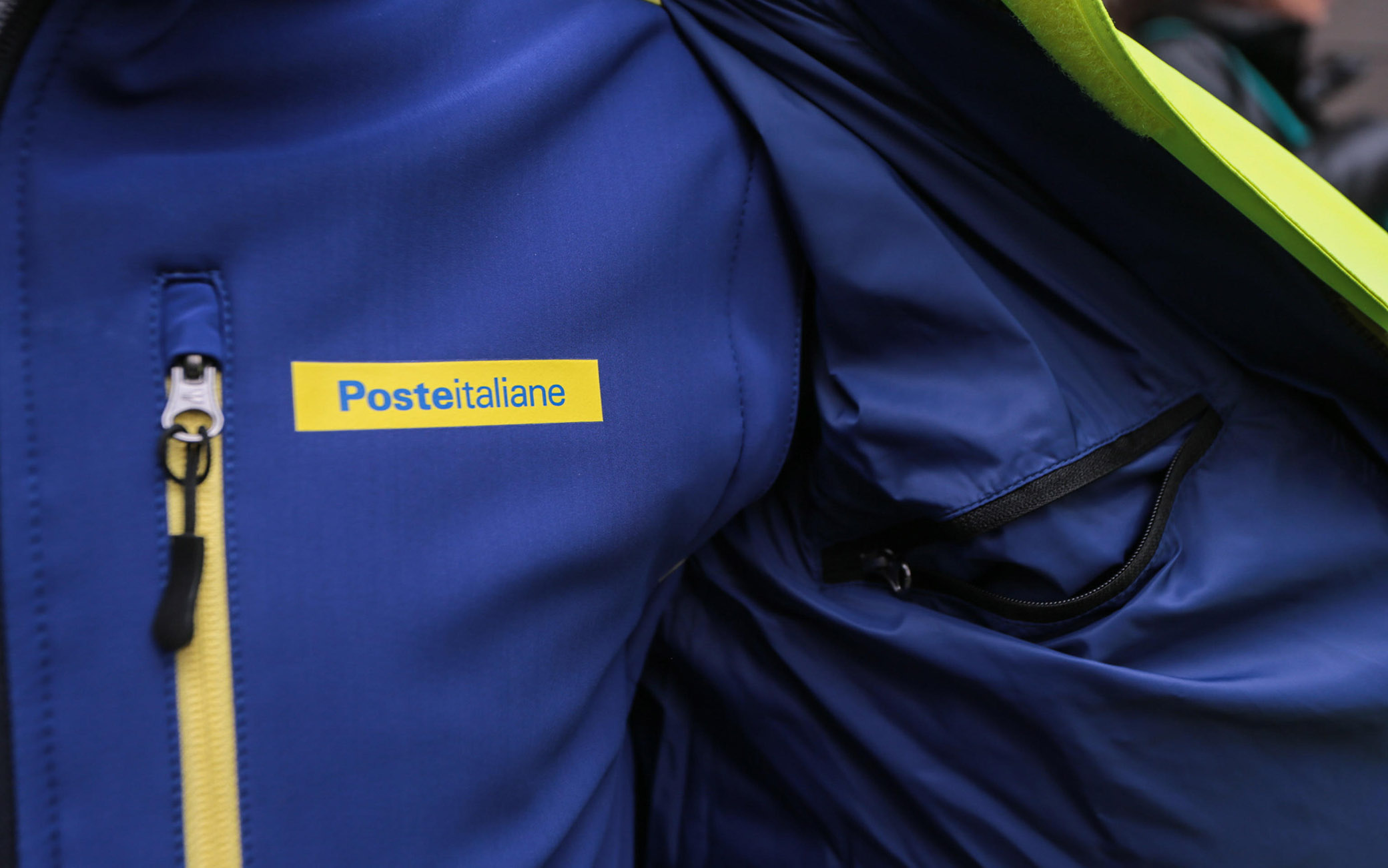 Poste Italiane lancia PosteGoFresh, primo servizio di delivery per ...