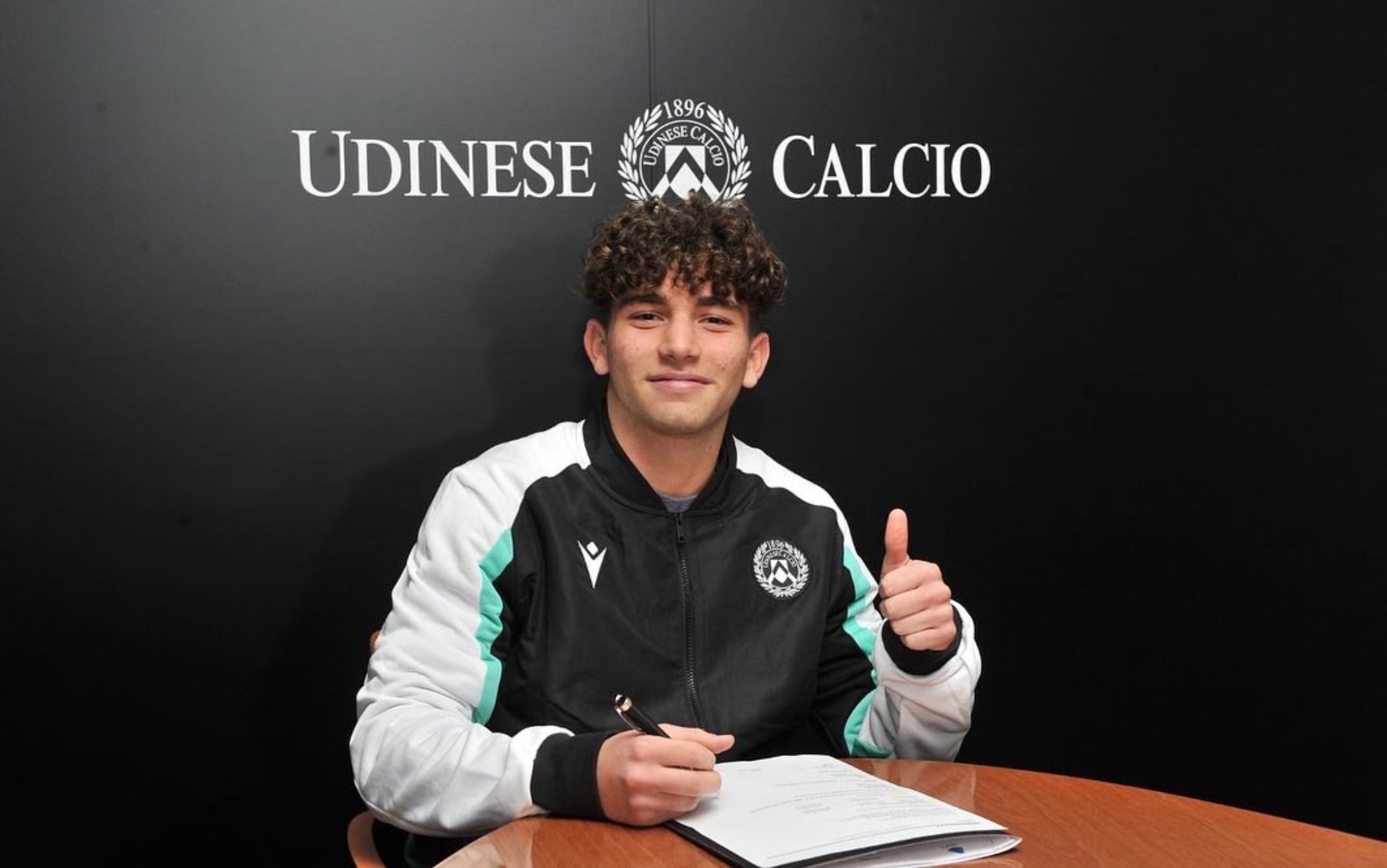 Italia, chi è Simone Pafundi: il classe 2006 convocato da Mancini | Sky ...