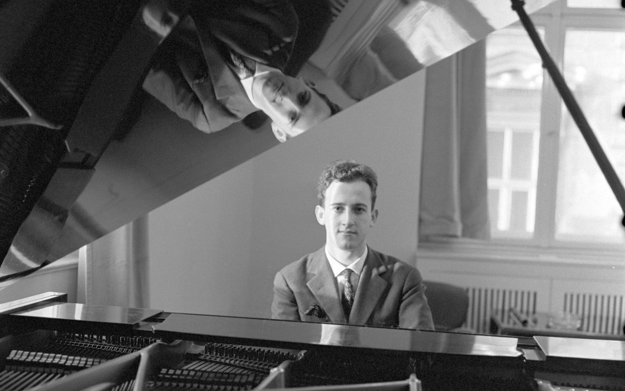 Morto Maurizio Pollini, uno dei più grandi pianisti contemporanei | Sky ...