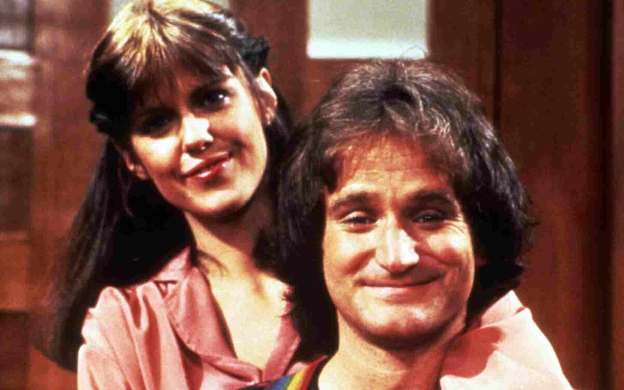 Mork&Mindy, il primo episodio 45 anni fa: le curiosità sulla serie con ...