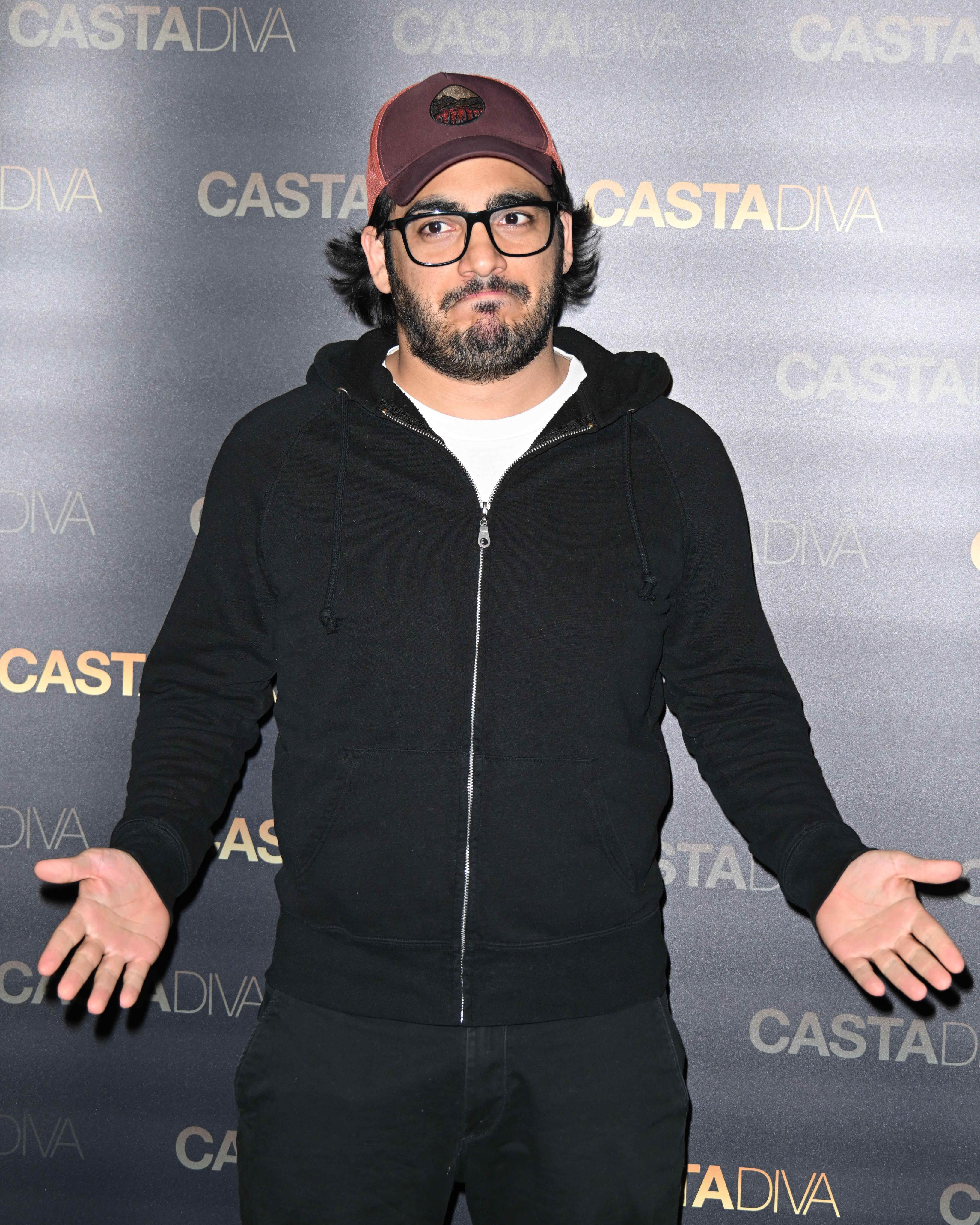 Zelig 2025 al via stasera, chi sono i 18 comici del programma condotto ...