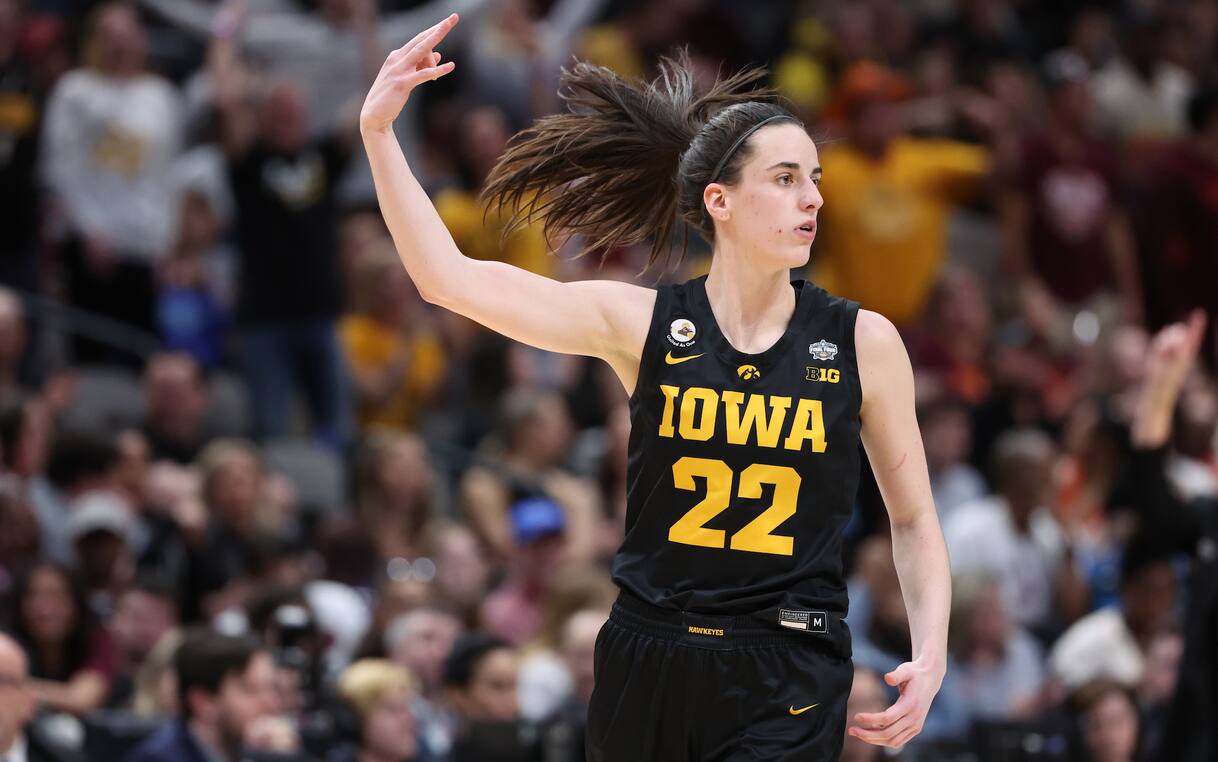 Caitlin Clark, chi è il nuovo fenomeno del basket femminile USA | Sky Sport