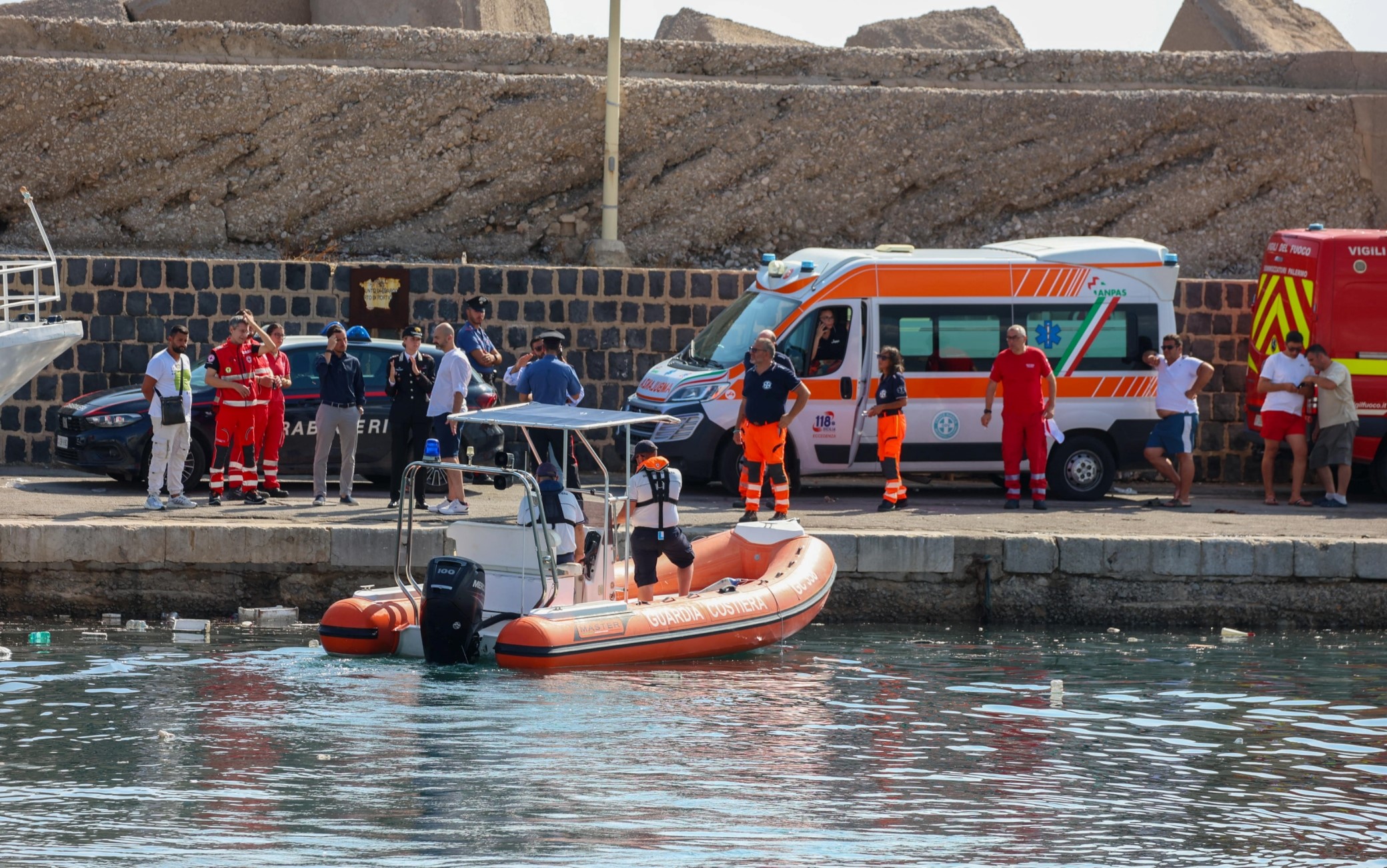 Naufragio dello yacht Bayesian a Palermo, dall'affondamento al recupero ...