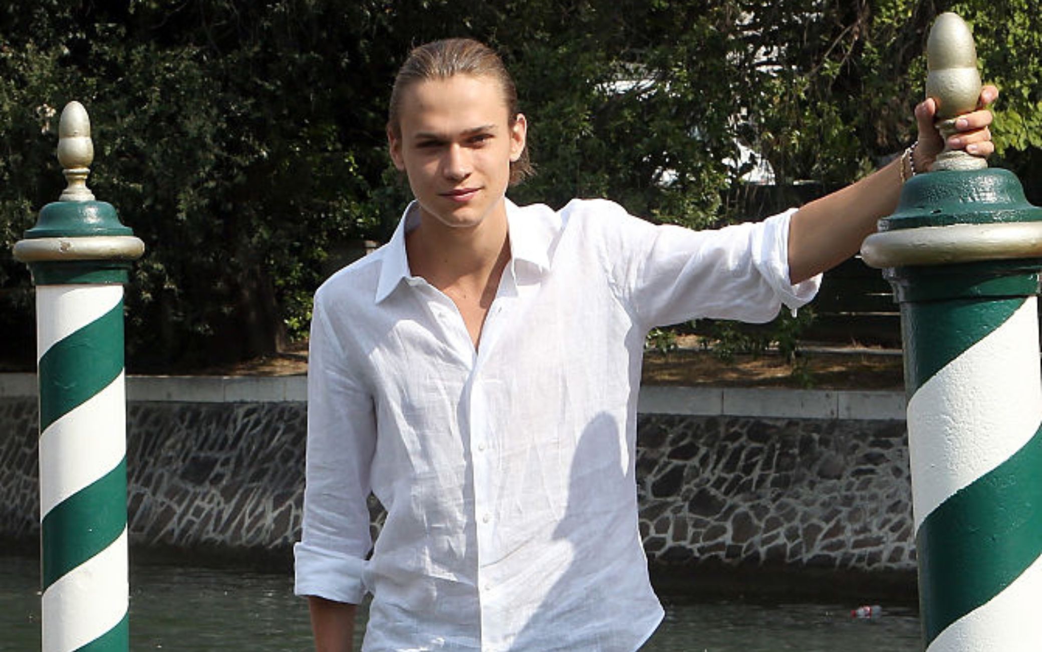 Chi è Saul Nanni, fidanzato di Deva Cassel e suo collega nella serie tv ...