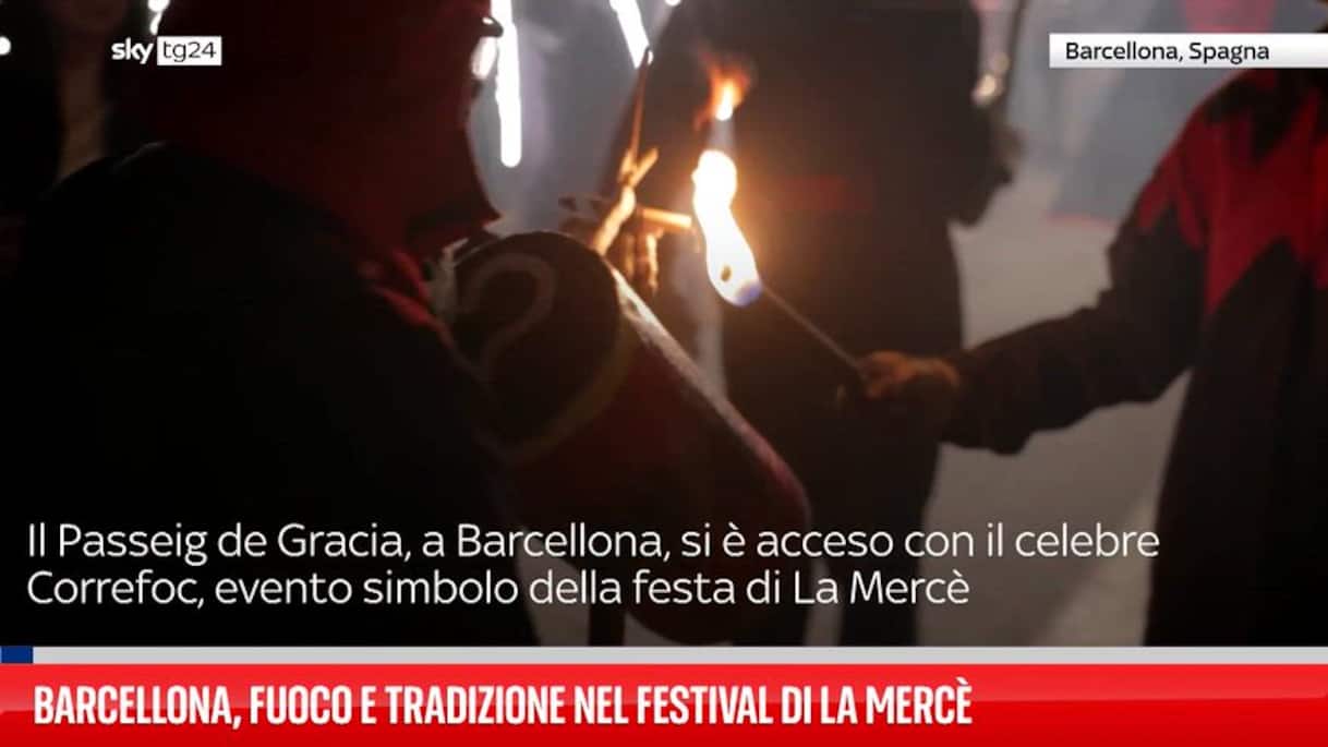 Barcellona, fuoco e tradizione nel festival di La Mercè | Video Sky TG24