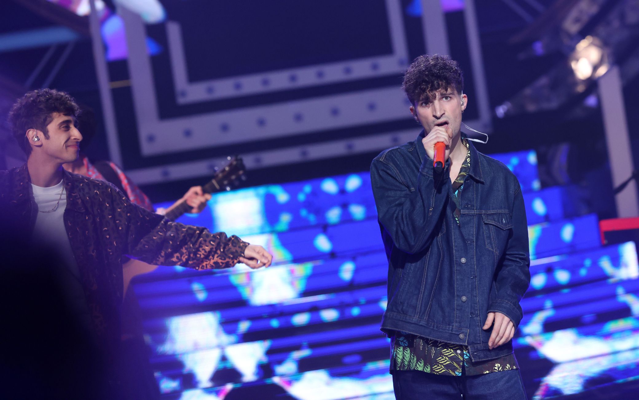 I cantanti di Sanremo 2023, chi sono i Colla Zio che sul palco dell ...