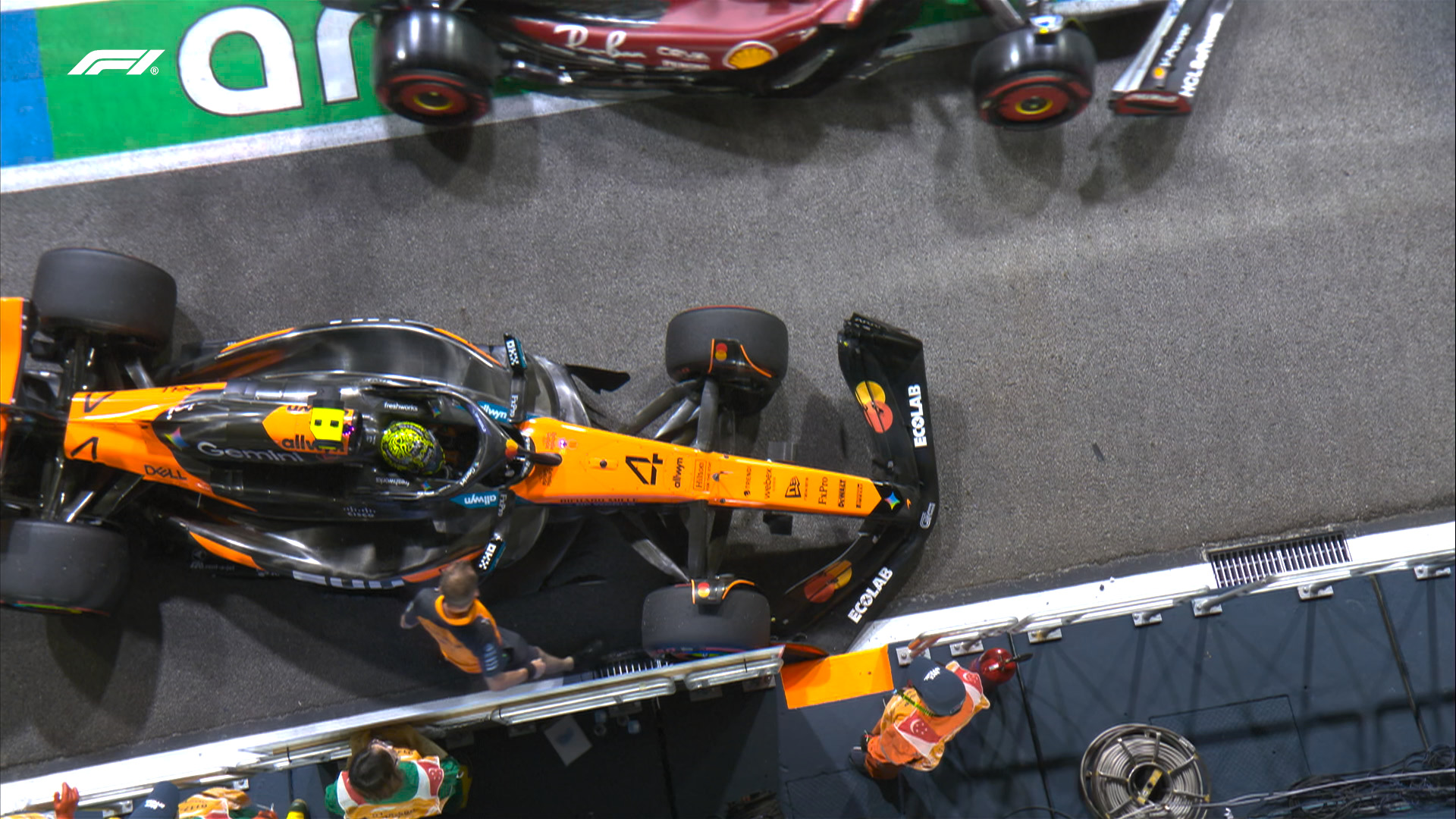 Norris-Leclerc, incidente ai box nelle Libere a Singapore 2025: FOTO e ...