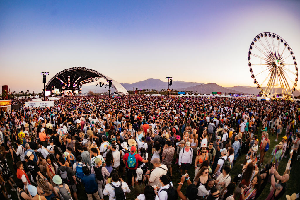 Coachella 2023, le foto più belle del primo giorno del Festival | SKY TG24