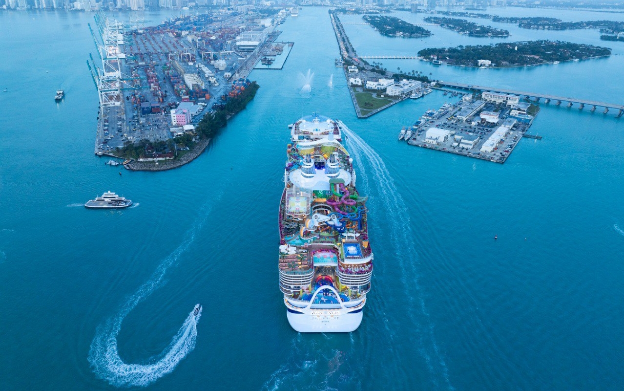 Salpata da Miami la nave da crociera più grande del mondo | Sky TG24