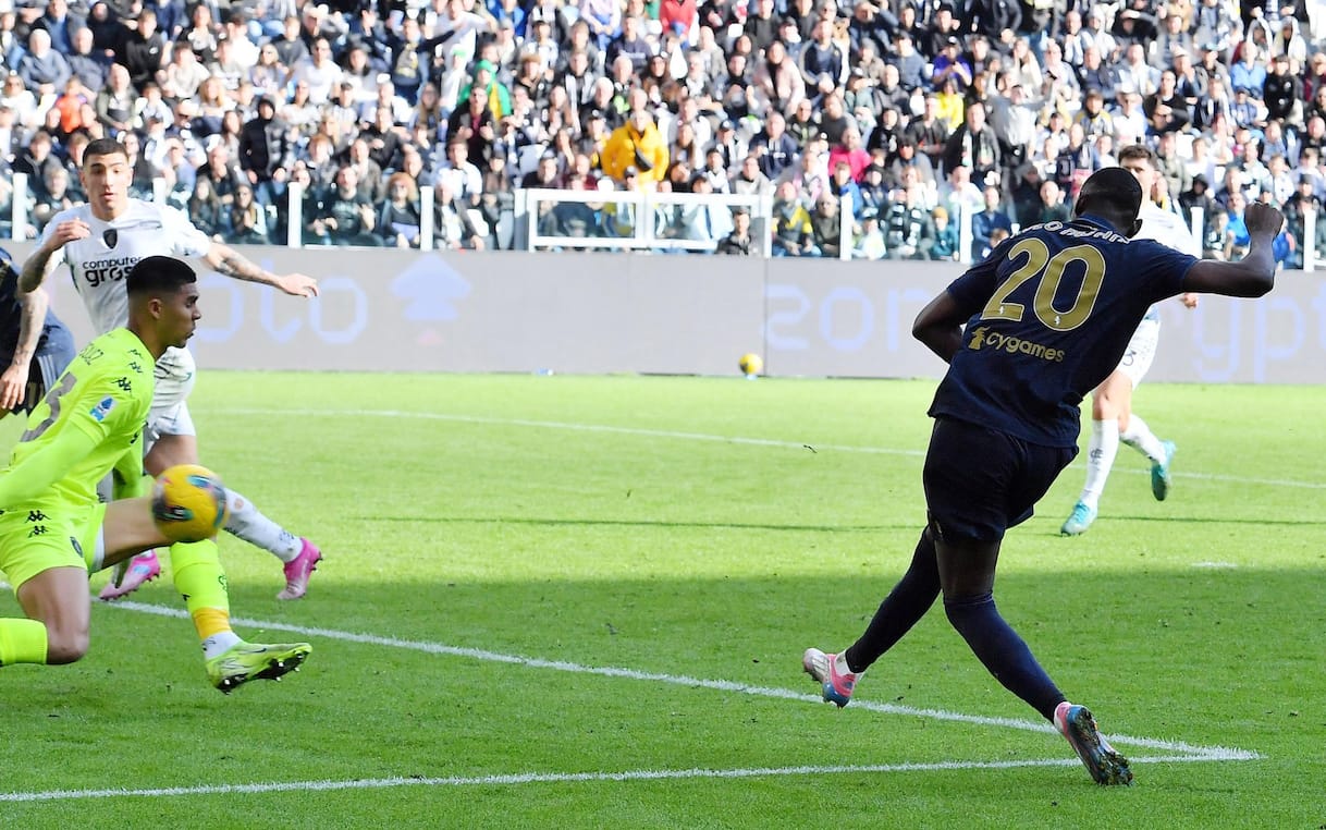 Juve Empoli 4-1, gol e highlights: doppio Kolo Muani (in 3'), poi ...