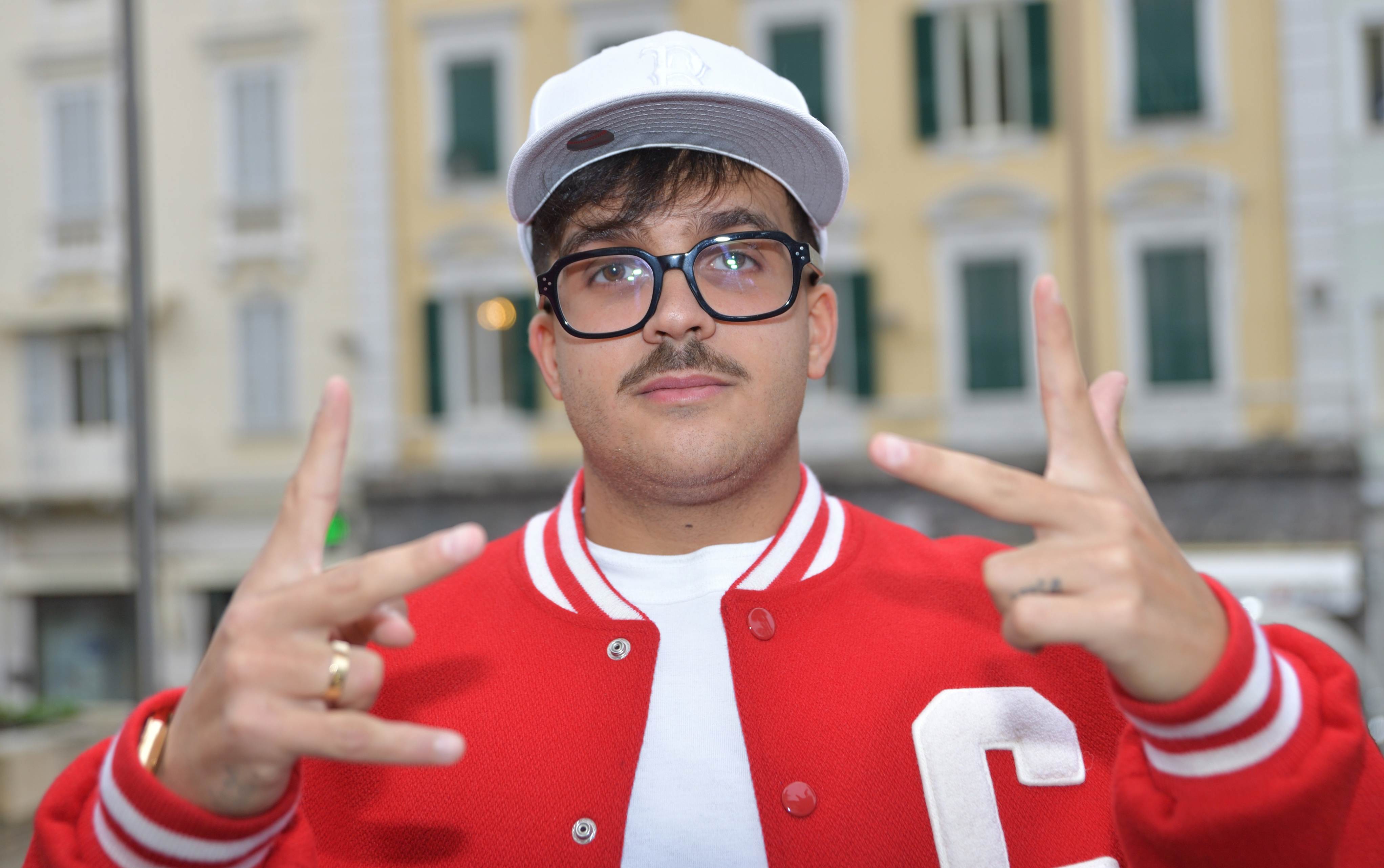 Chi è Geolier e qual è il significato del nome del rapper napoletano ...