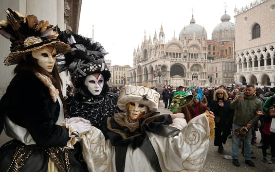 Carnevale di Venezia 2024, domani al via il Carnival Street Show: il ...