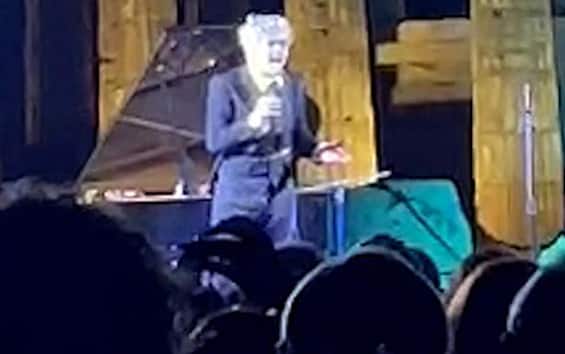 Morgan insulta con espressioni omofobe il pubblico al concerto di ...