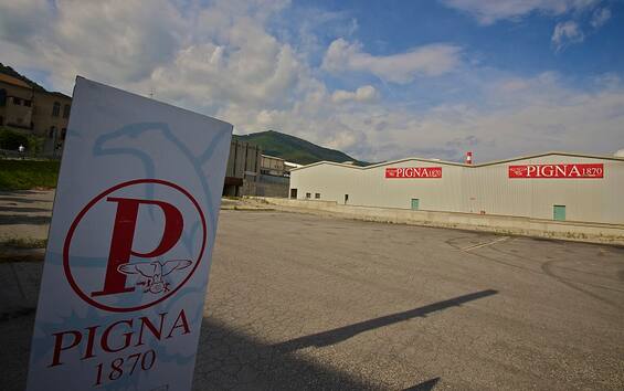 Buffetti compra il 100% delle Cartiere Paolo Pigna | Sky TG24