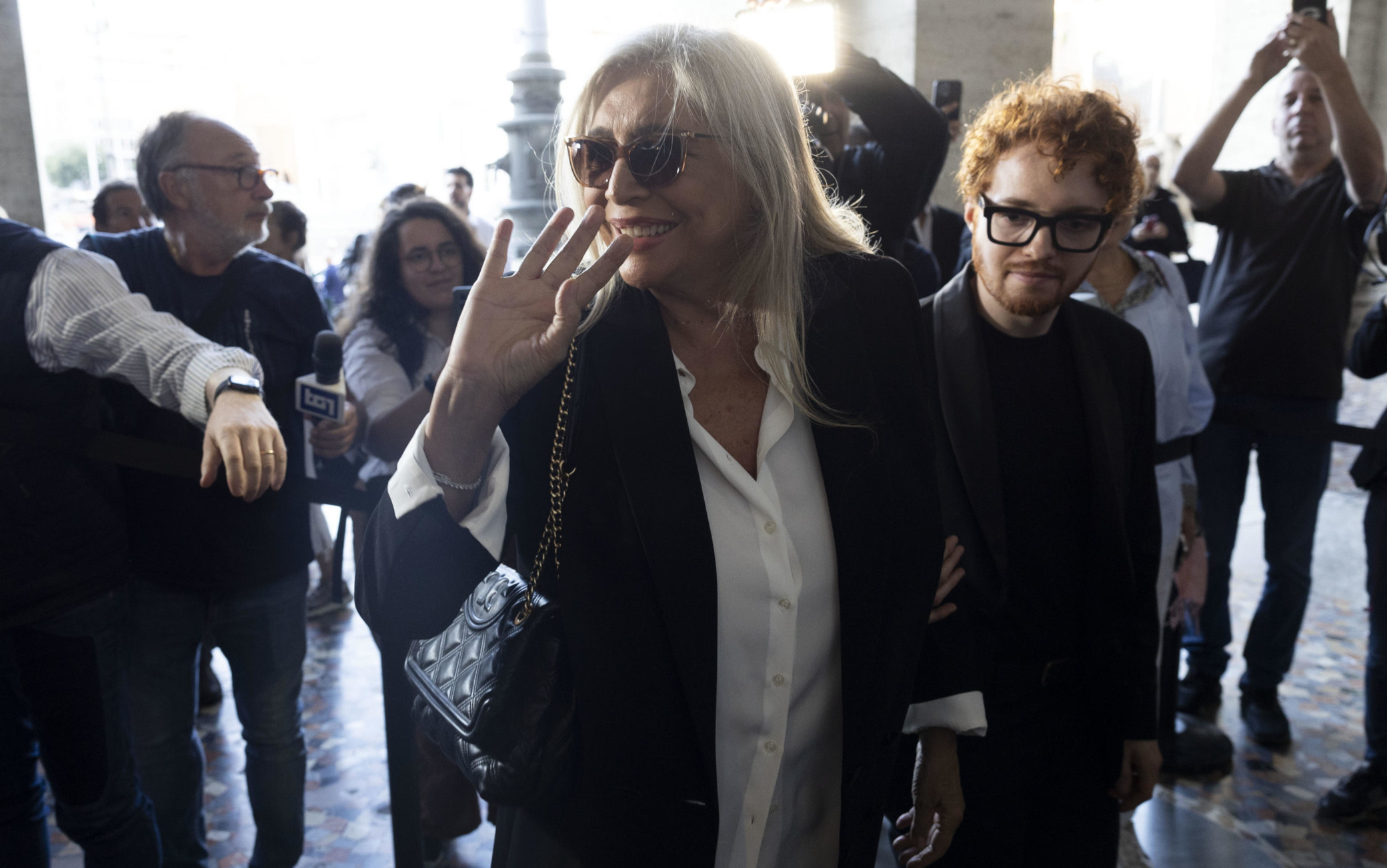 Sophia Loren, a Roma la festa per i 90 anni. La diva: “Quest'amore tra ...
