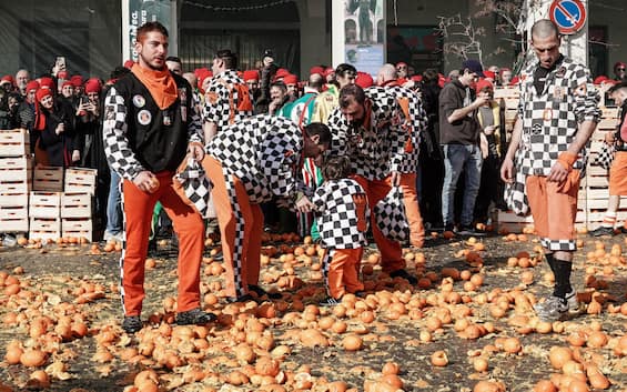 Carnevale Ivrea 2025, il vincitore della battaglia delle arance verrà ...