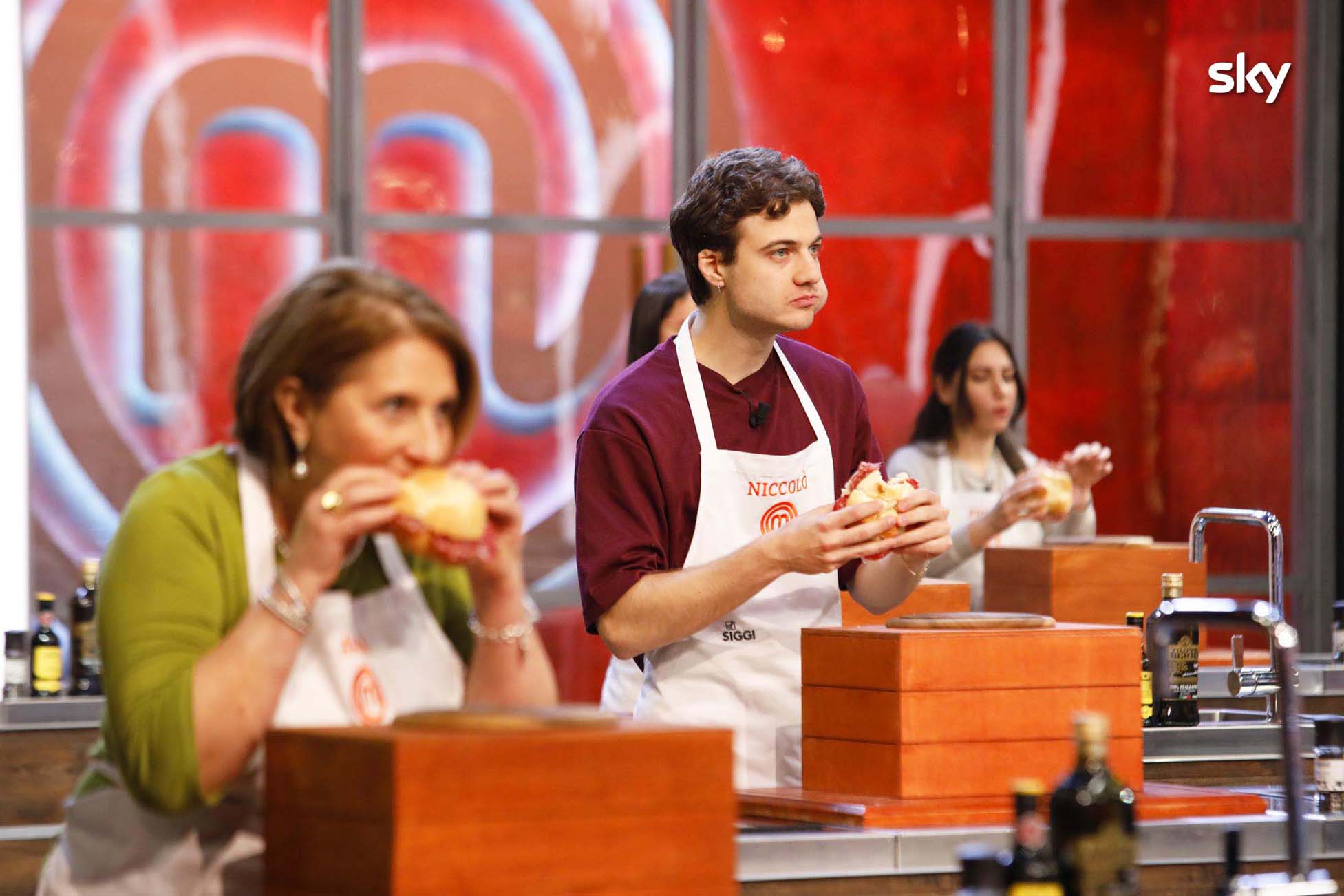 MasterChef, l'esordio della Golden Mystery Box. Ospite d'onore, Alex ...