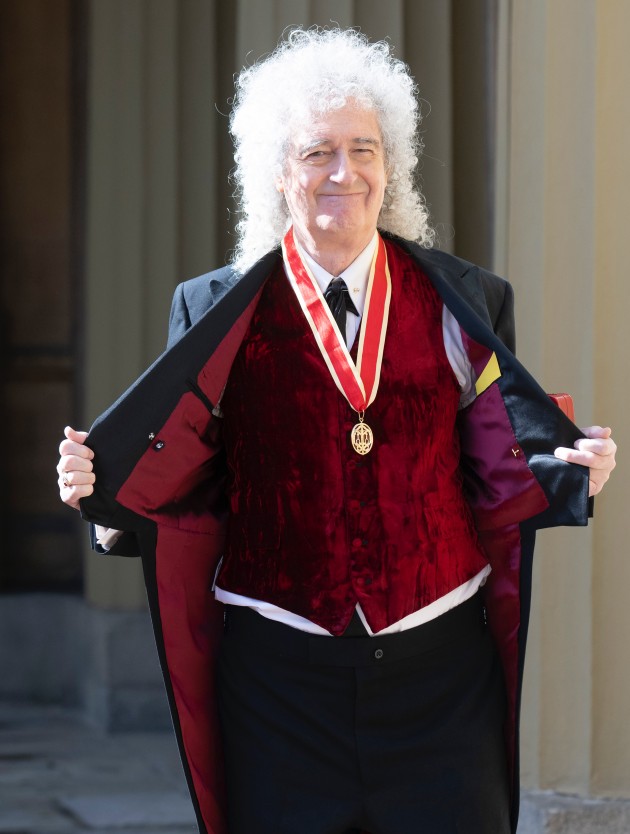 Queen, sir Brian May è stato nominato cavaliere da re Carlo III. FOTO ...