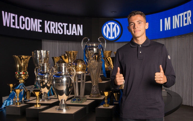 Kristjan Asllani, chi è il centrocampista dell'Inter | Sky Sport