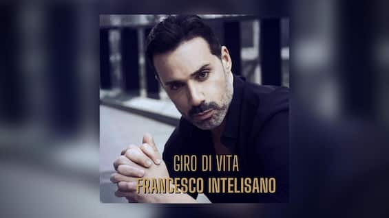 Francesco Intelisano canta le emozioni Fuori Controllo: il video