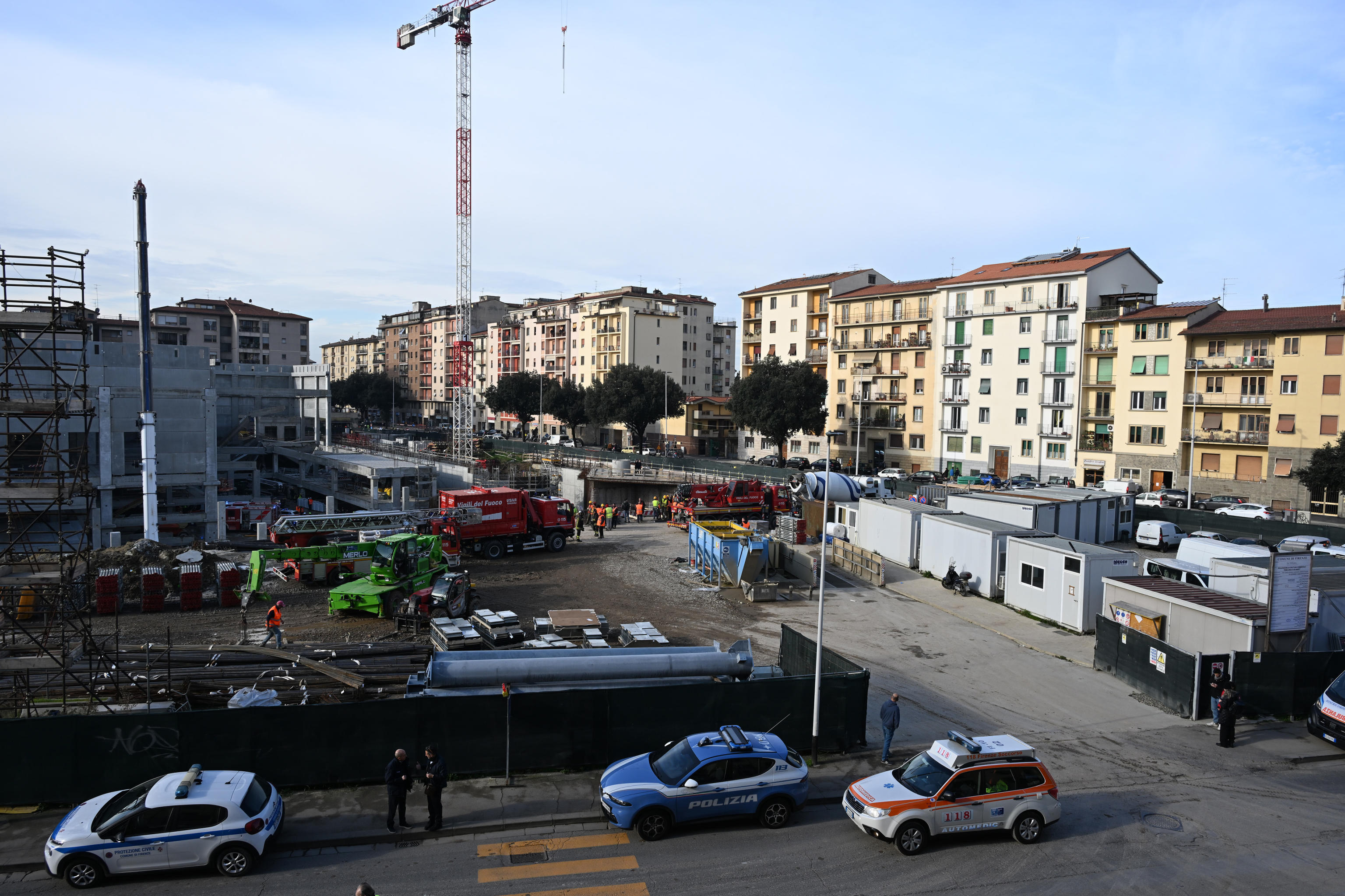Firenze, crollo in cantiere Esselunga in via Mariti, le news. FOTO ...