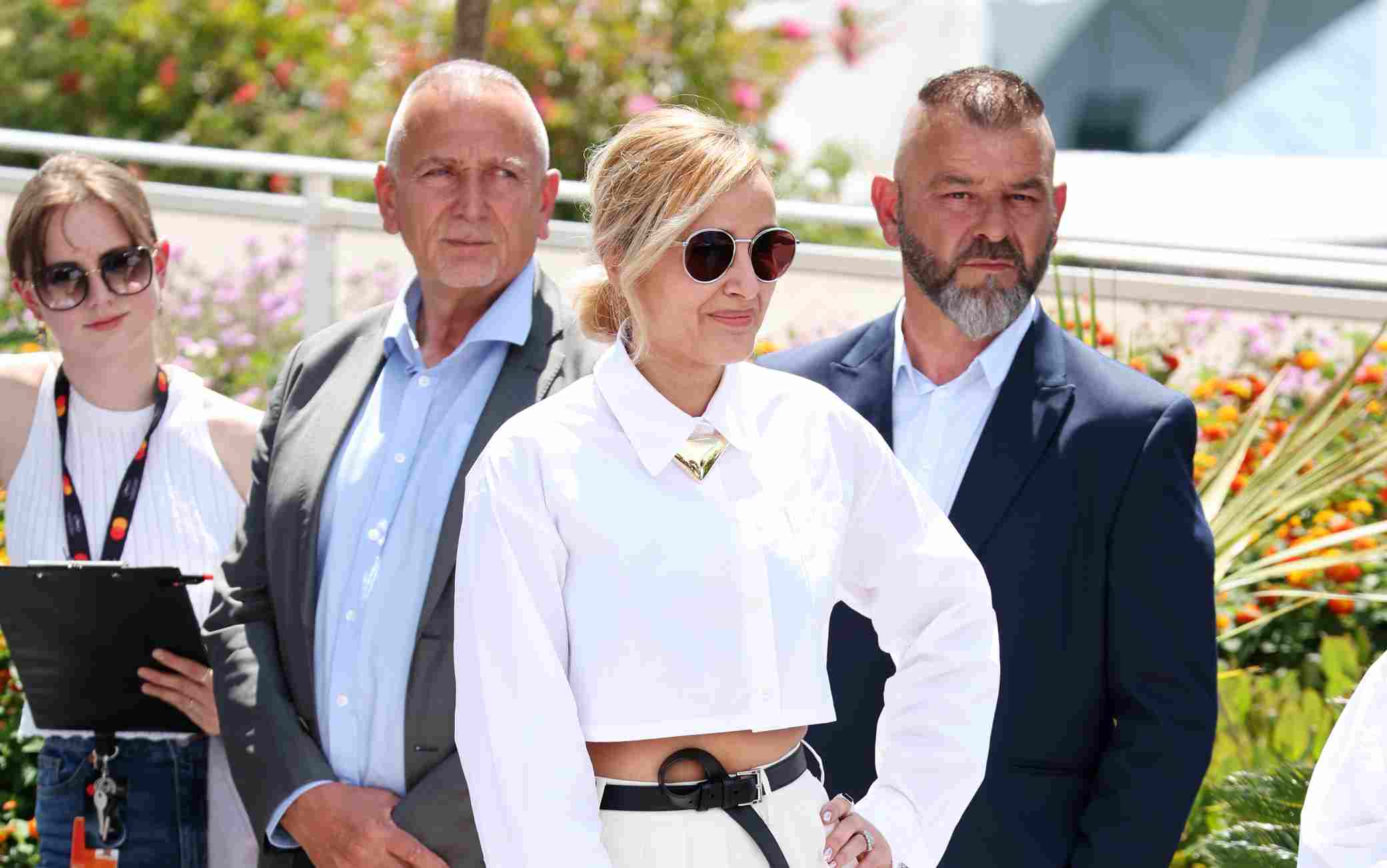 Festival di Cannes, l'arrivo della giuria: Ruben Östlud, Paul Dano ...