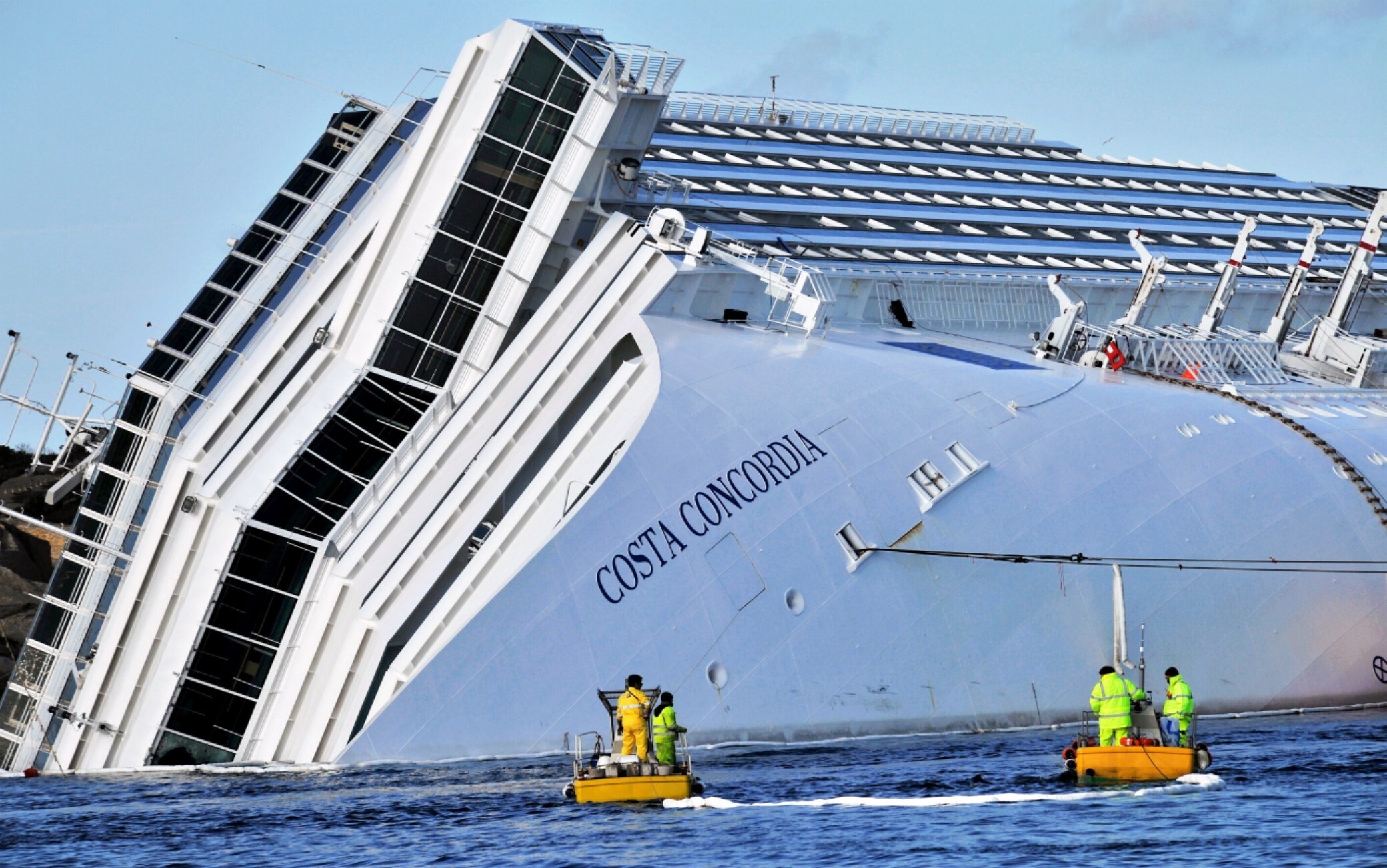 Costa Concordia, la telefonata de Falco-Schettino: 'Vada a bordo, c ...