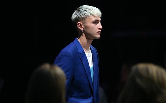 Anwar Hadid: le foto del fidanzato di Dua Lipa e fratello delle top ...