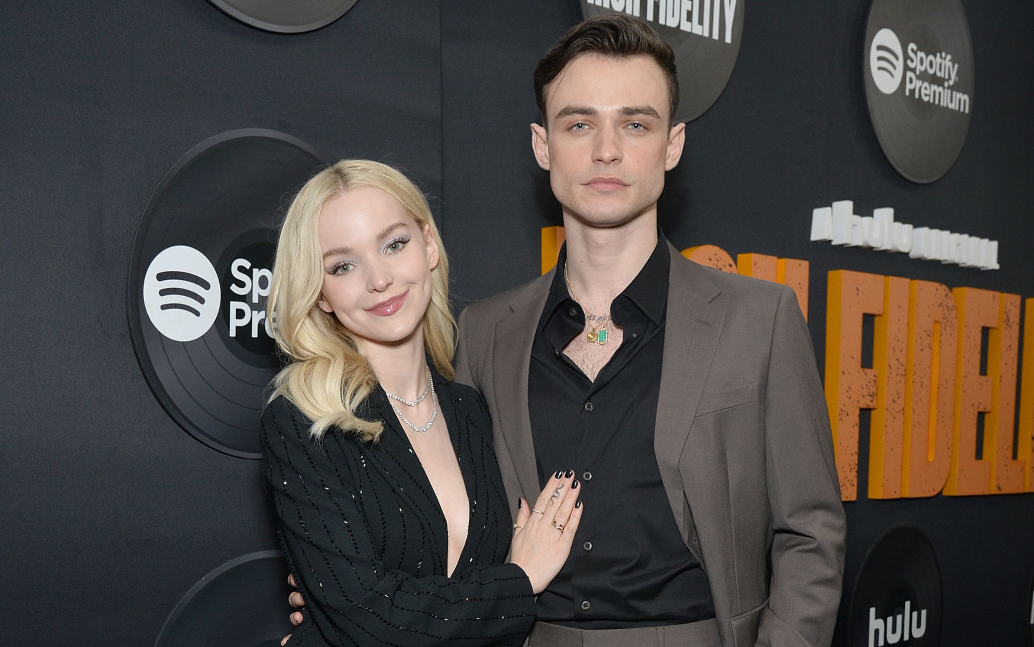 Grammy 2024, primo red carpet di coppia per Damiano David e Dove ...